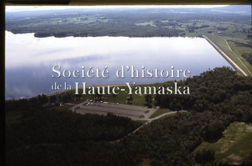 Parc National de la Yamaska, vue aérienne du réservoir et du barrage ...