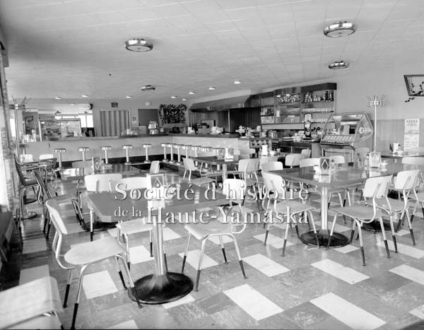 Restaurant Raymond Benoît - Eastern Townships Archives Portal