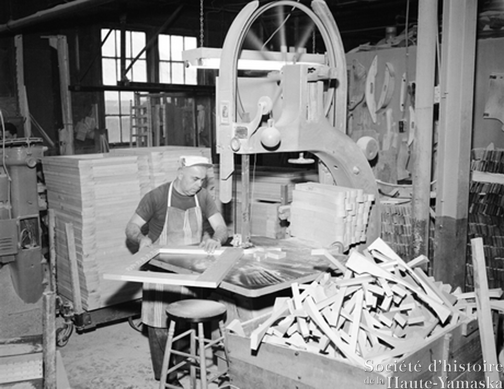 Meubles Roxton, employé - Eastern Townships Archives Portal