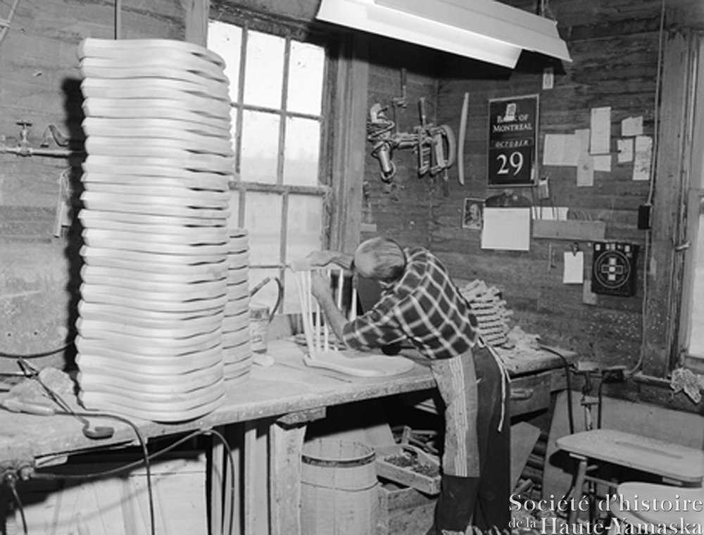 Meubles Roxton, employé - Eastern Townships Archives Portal