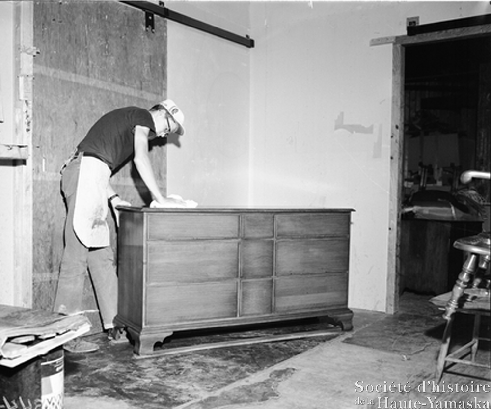 Meubles Roxton, employé - Eastern Townships Archives Portal