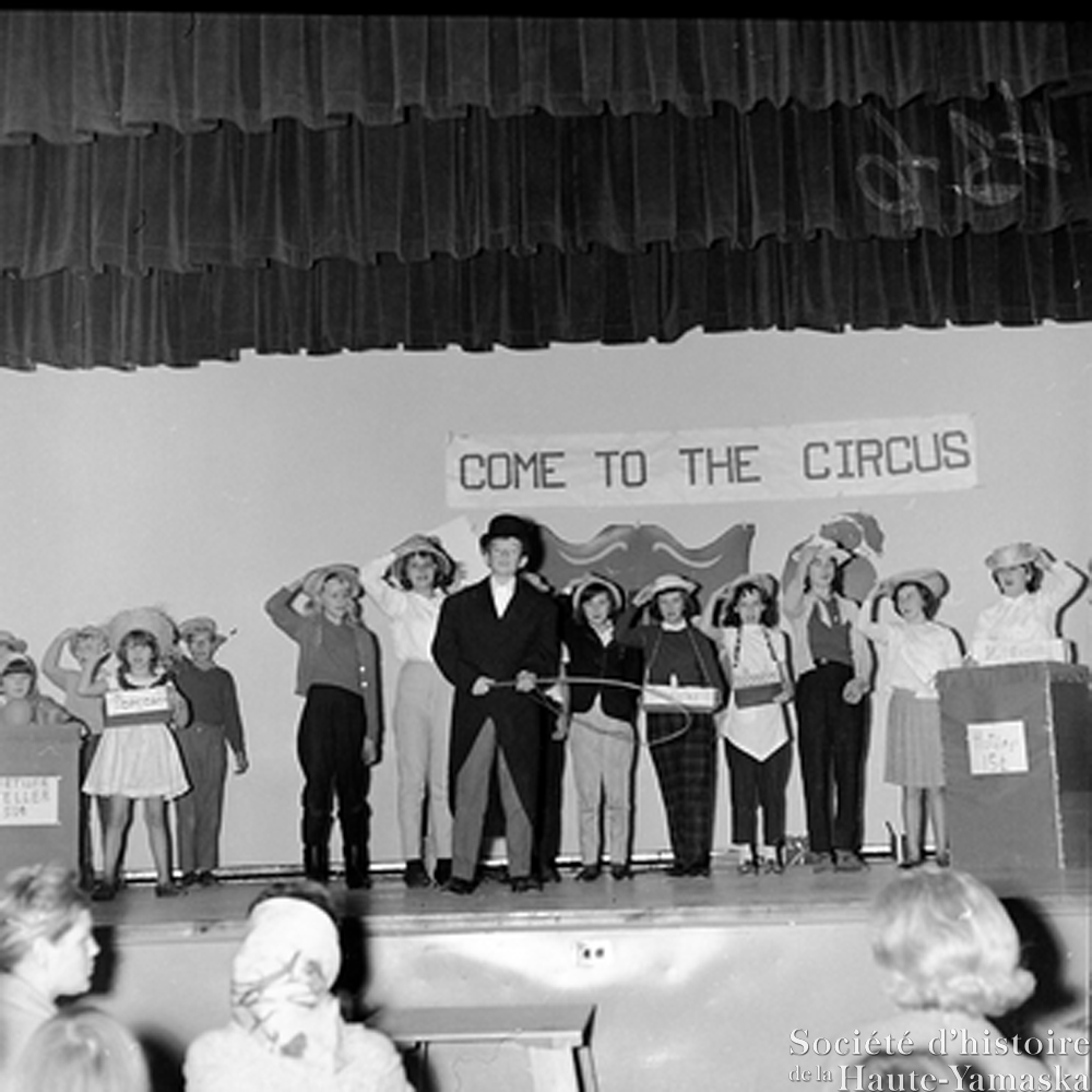 Waterloo High School, Noël - Eastern Townships Archives Portal