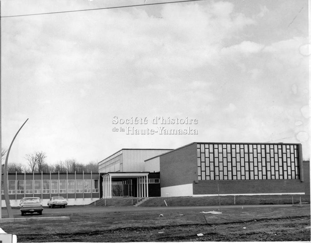 Façade - Eastern Townships Archives Portal